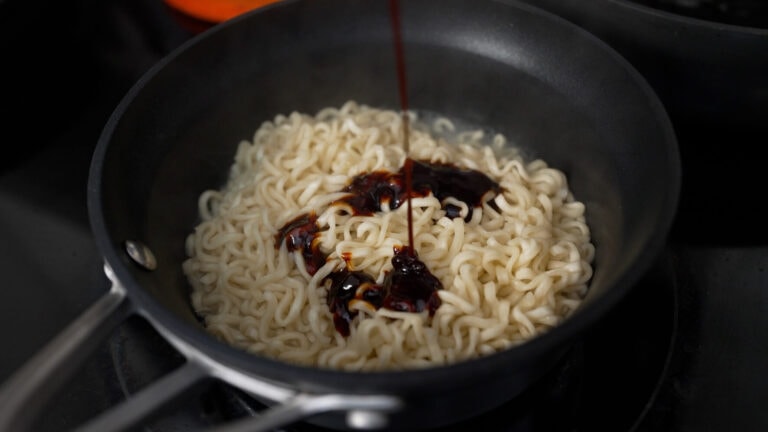 How to Cook Spicy Buldak Noodles | Instant Ramen