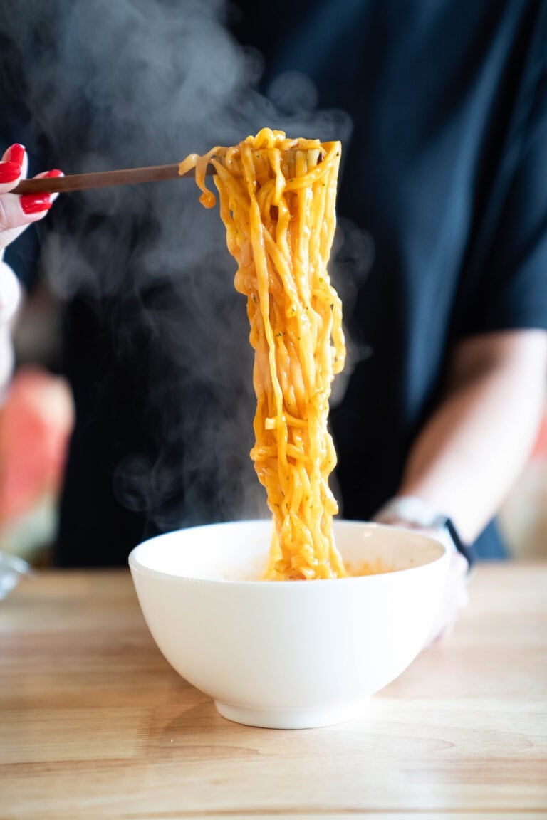Paldo Volcano Carbonara Chicken Noodle Review | Instant Ramen