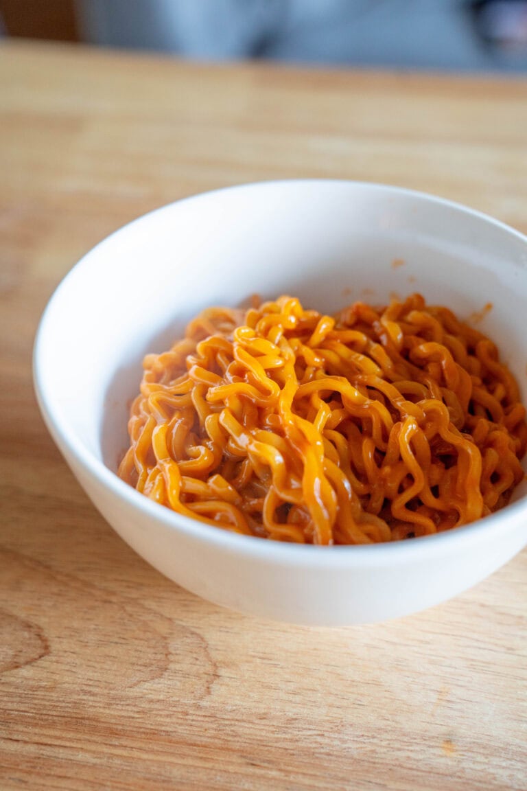 Samyang Buldak Quattro Cheese Spicy Chicken Stir-Fried Ramen Review ...