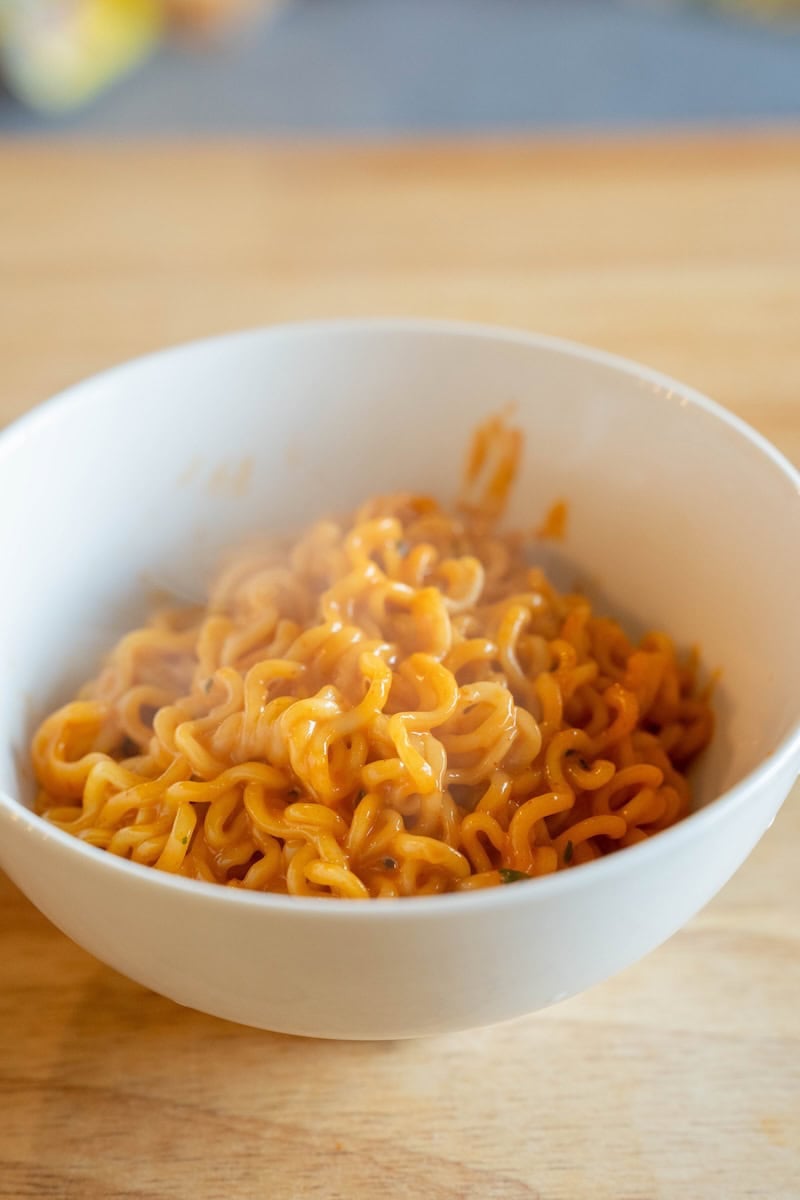 Samyang Buldak Rosé Hot Chicken Ramen Noodles Review | Instant Ramen